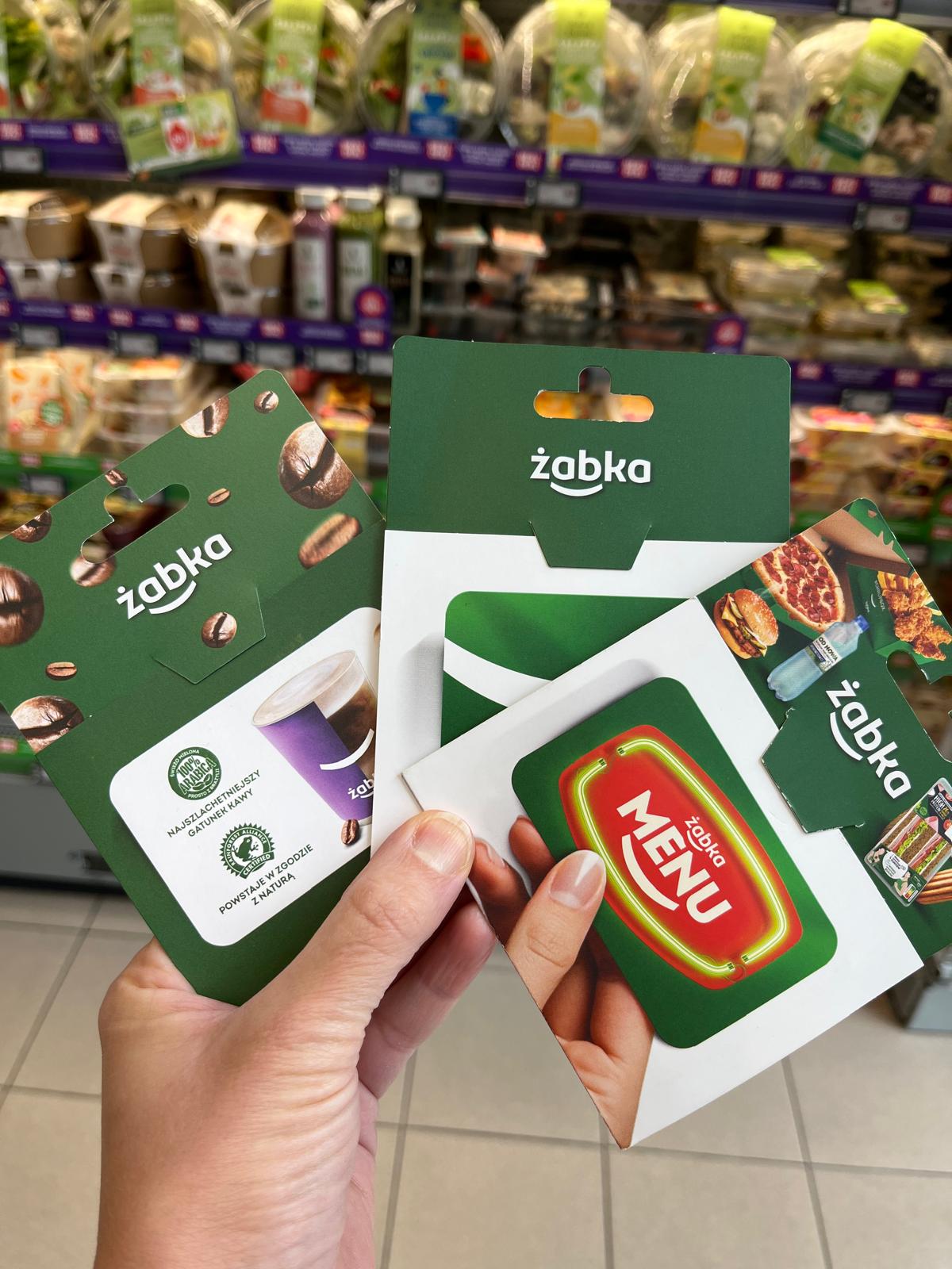Sprezentuj bliskim kartę podarunkową do… Żabki! | Żabka